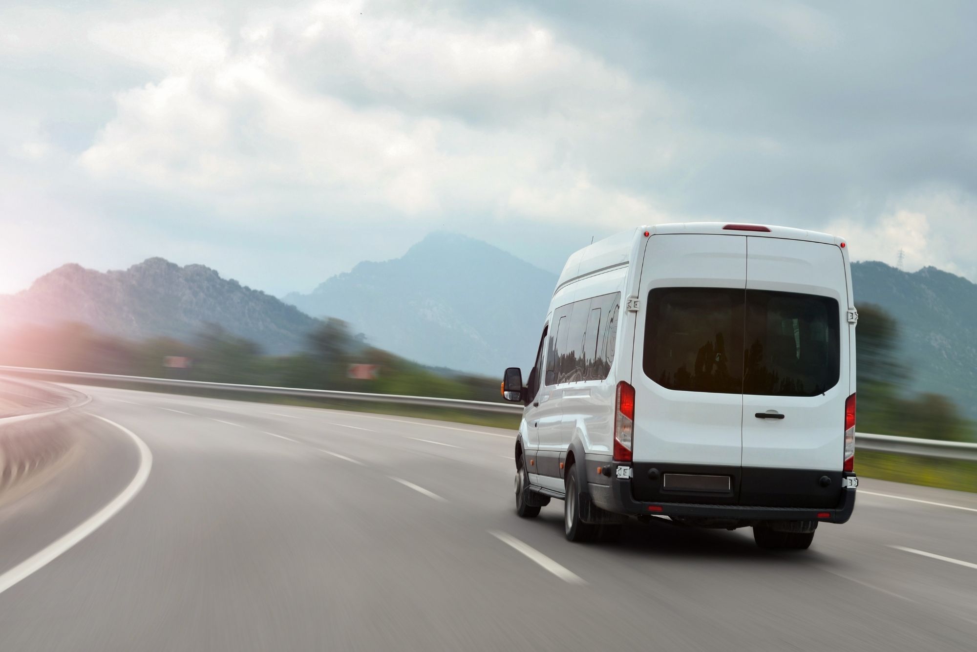4 Reasons Why Passenger Vans Are Perfect for Day Trips